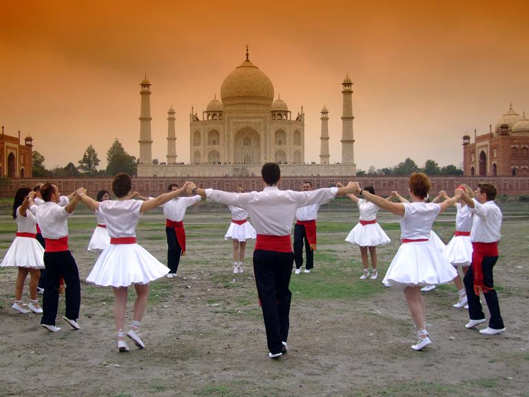 Bailes tradicionales de Europa - Magazine Z